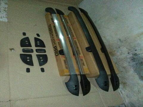 Jual Roof rack roof rail kaki rack di atas mobil avanza xenia - Jakarta ...