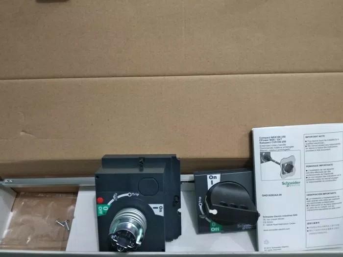 Jual SCHNEIDER ROTARY HANDLE LV429338 - Jakarta Barat - TEHKNIK ...