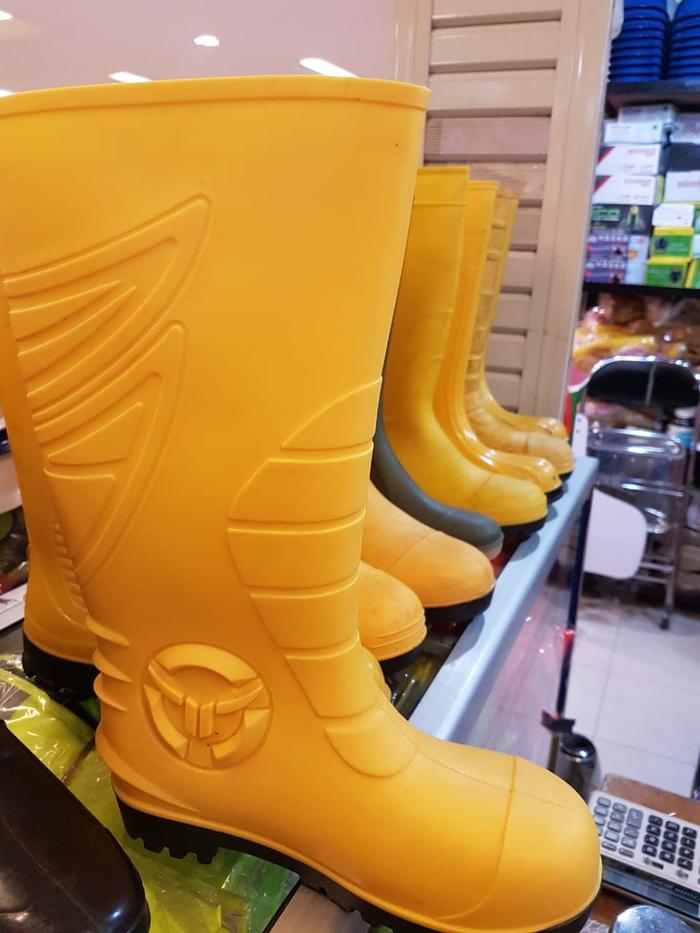 Jual SEPATU BOOT SAFETY KARET RUBBER PETROVA KUNING YELLOW - Jakarta ...