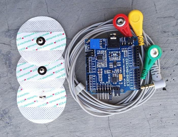 Jual ECG/EKG/EMG Shield for Arduino with Cables and Electrodes - Kota ...