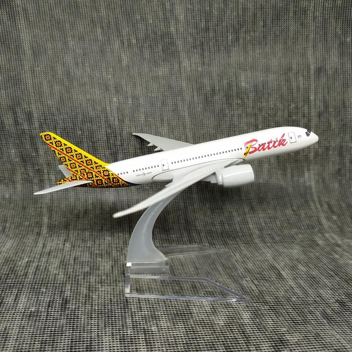 Jual Diecast Miniatur Pesawat Batik Replika Besi Pajangan - Kota Bekasi ...