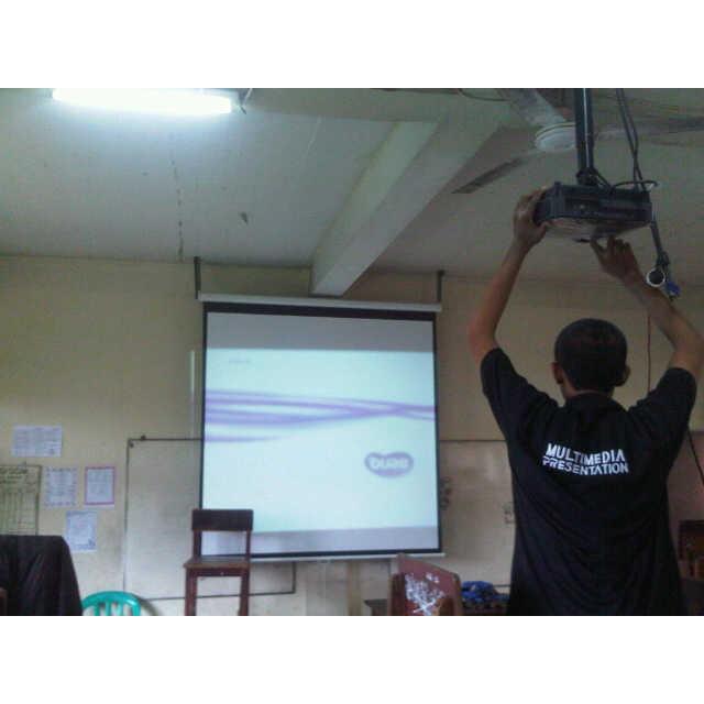 Jual Paket screen proyektor motorized dan jasa instalasi projector ...