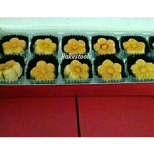 Jual Dus Nastar Sekat 12 Holes, Isi 10 Set Di Seller Shin Store ...