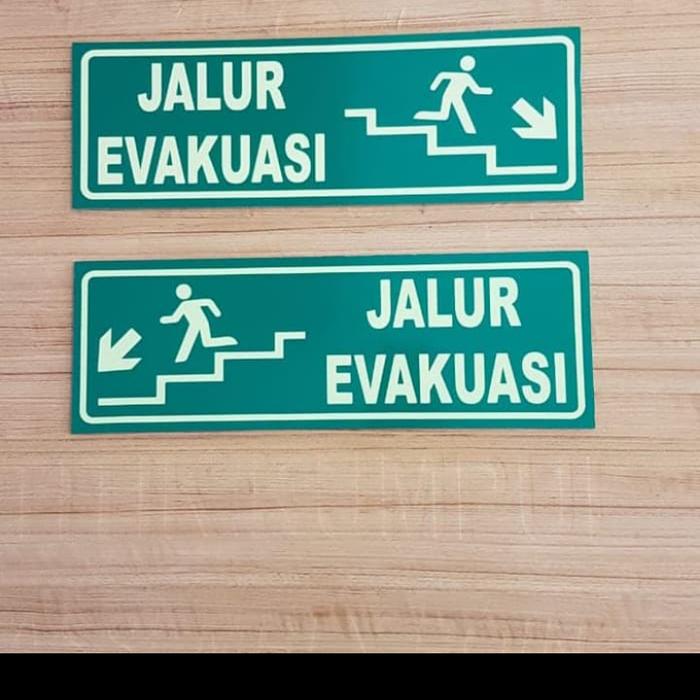 Jual SIGN STICKER RAMBU K3 JALUR EVAKUASI TANGGA KANAN ATAU KIRI UK 10X30CM - Jakarta Barat ...