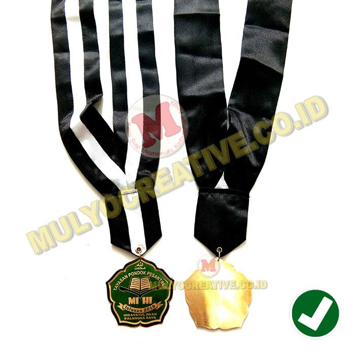 Jual Medali Wisuda Custom Mendali Kelulusan Wisuda Sekolah Warna Hijau ...