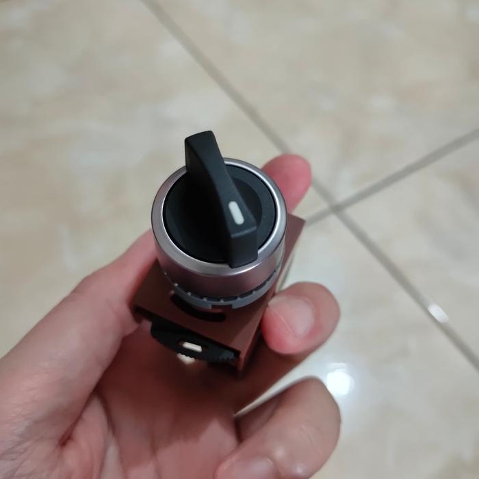 Jual Selector Switch 2 Posisi CNTD diameter 22 mm - Kab. Karawang - JB ...