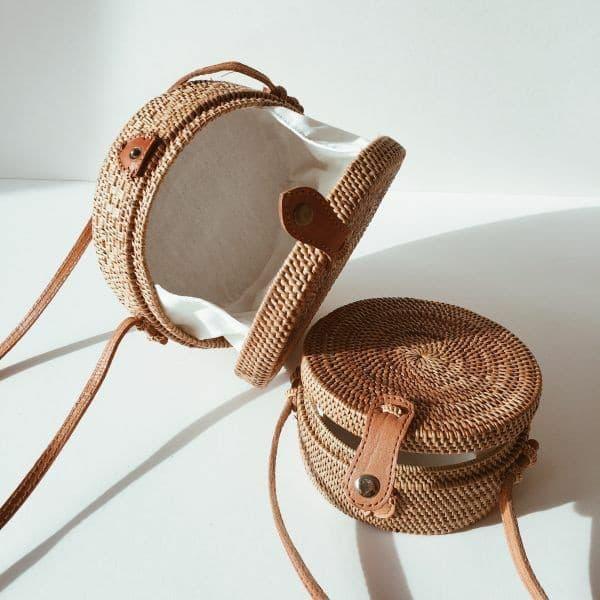 Tas Rotan Bulat, Desainnya Menarik Dan Terlihat Stylish Untuk ...