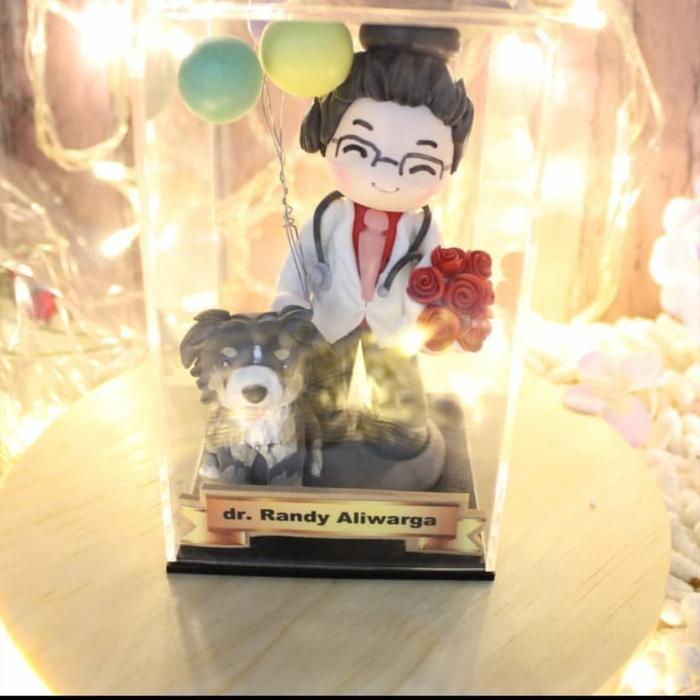 Jual kado wisuda patung custom hadiah unik lucu ulang tahun graduation ...
