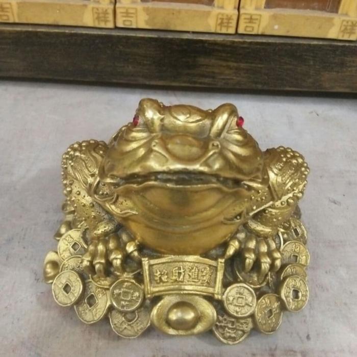 Jual patung kodok tiga kaki yenpau simbol harta berlimpah - 5 inch ...