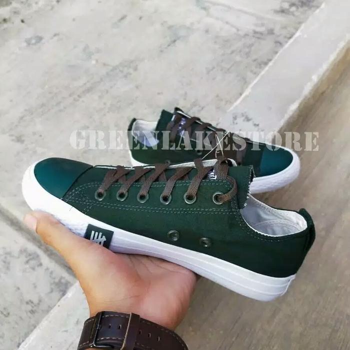 Sepatu Converse Hijau