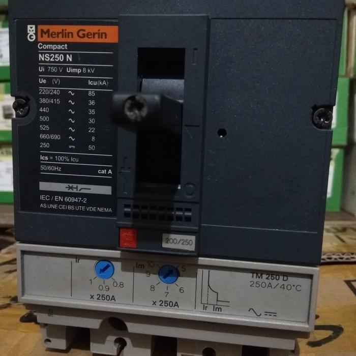 Jual MCCB merlin gerin compact NS250 N 3Pole 250A 200A harga sama ...
