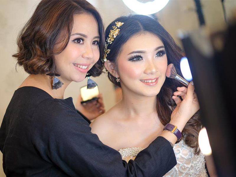 Kursus Belajar Merias Wajah Pengantin Modern Nusantara Untuk Menjadi ...